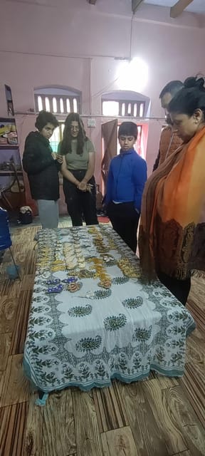 Fascinating Handicrafts of Tajganj | GetYourGuide