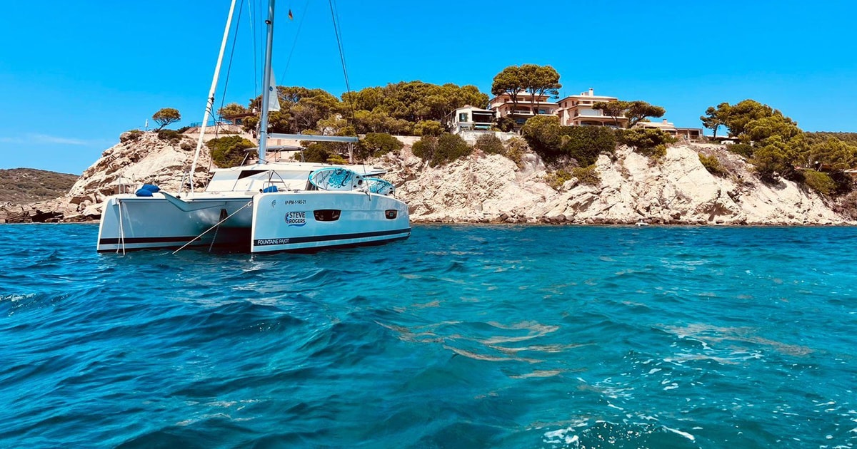 Navegación de un día en catamarán de lujo en San Martín | GetYourGuide