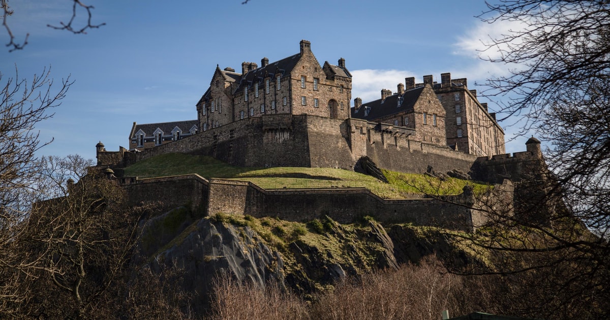 Edinburgh: Royal Mile och Edinburgh Castle Tour med inträde | GetYourGuide