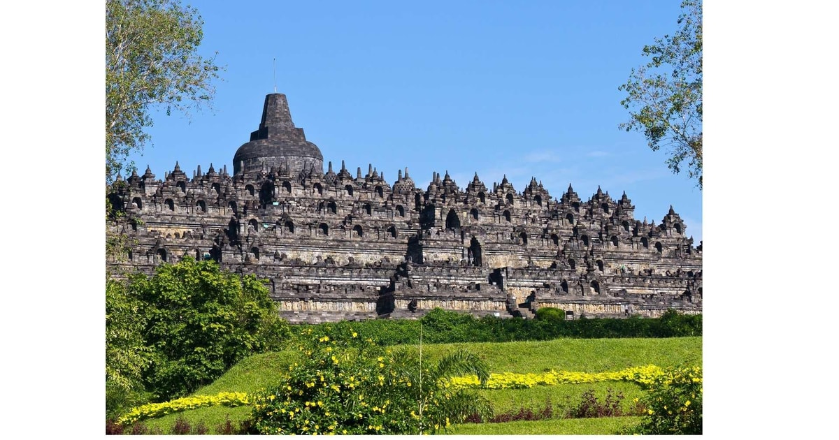 Borobudur, Pawon, Mendut & Prambanan Temple 1 Day Tour | GetYourGuide