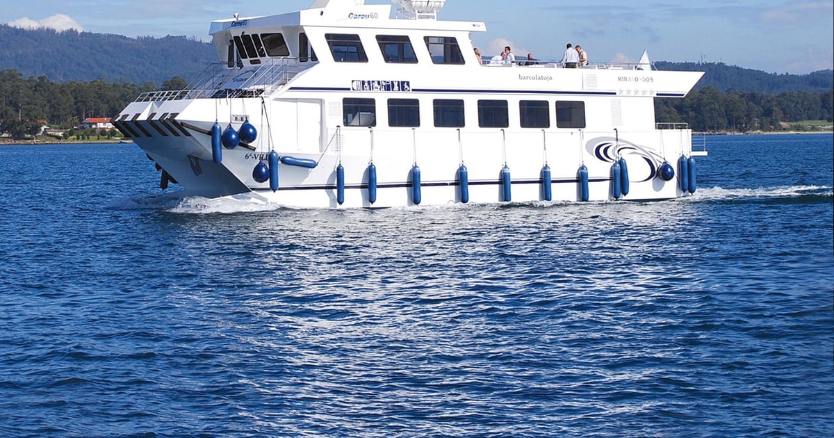 O Grove: Boat Tour at the Arousa estuary with mussel tasting | GetYourGuide