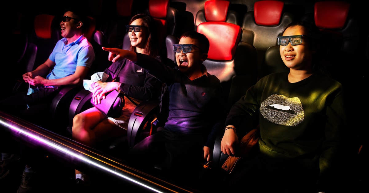 London: 4D Red Arrows Experience | GetYourGuide