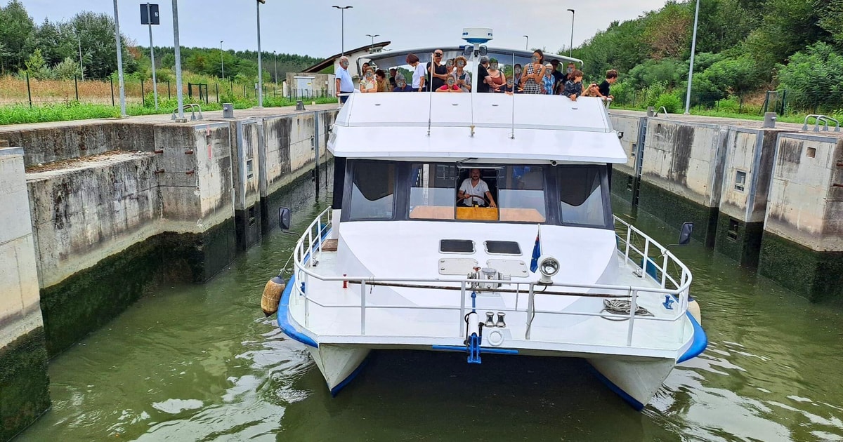 Mantua: del parque natural al puerto a través de las esclusas de ...