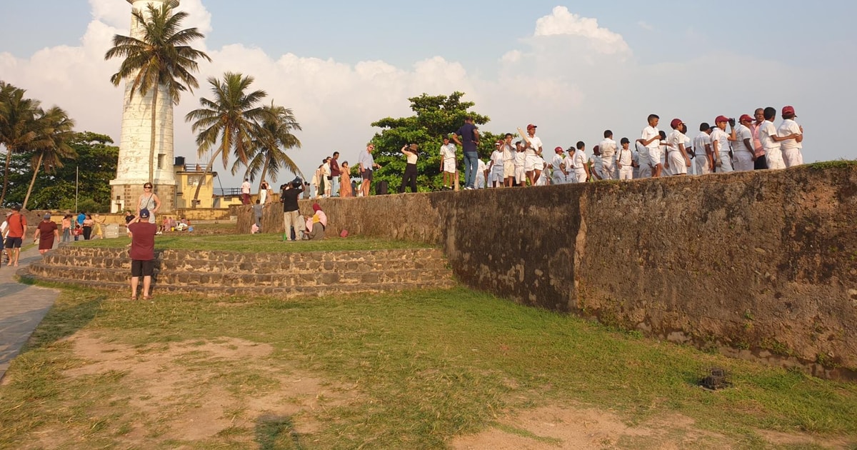 Galle Fort: Walk Through 400 Years of Sparking Stories | GetYourGuide