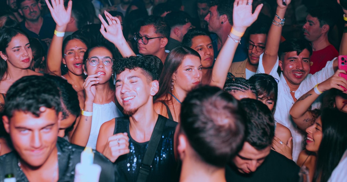 Rio de Janeiro: Unique experience at the Latin Funk Party | GetYourGuide