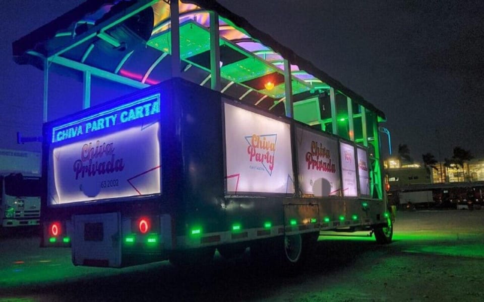 Cartagena: City Highlights Chiva Party Bus Tour de Noche | GetYourGuide