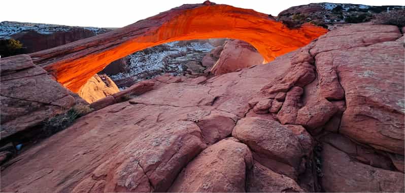 Tonalea: Guided Eggshell Arch Hike w/ Day or Sunset Options | GetYourGuide