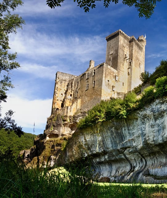 Château de Commarque : the mystery of a forgotten fortress | GetYourGuide