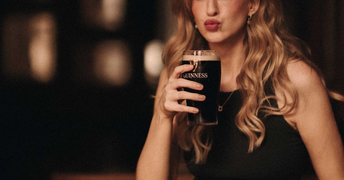 Dublin-portrætter: Fotografering på en irsk pub med en øl | GetYourGuide