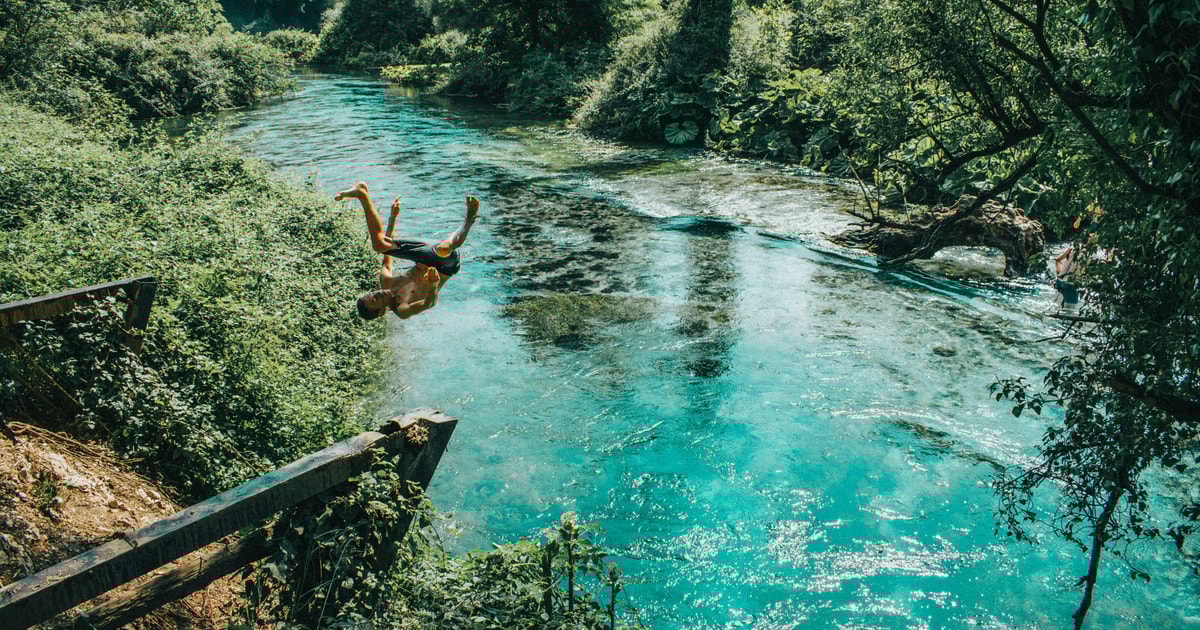 Från Tirana/Durres: Stadsvandring till Blue Eye & Gjirokaster ...