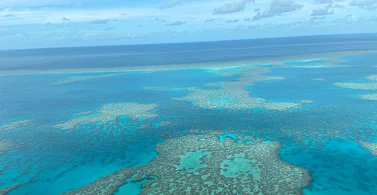 Airlie Beach: Whitsundays & Great Barrier Reef Scenic Flight | GetYourGuide