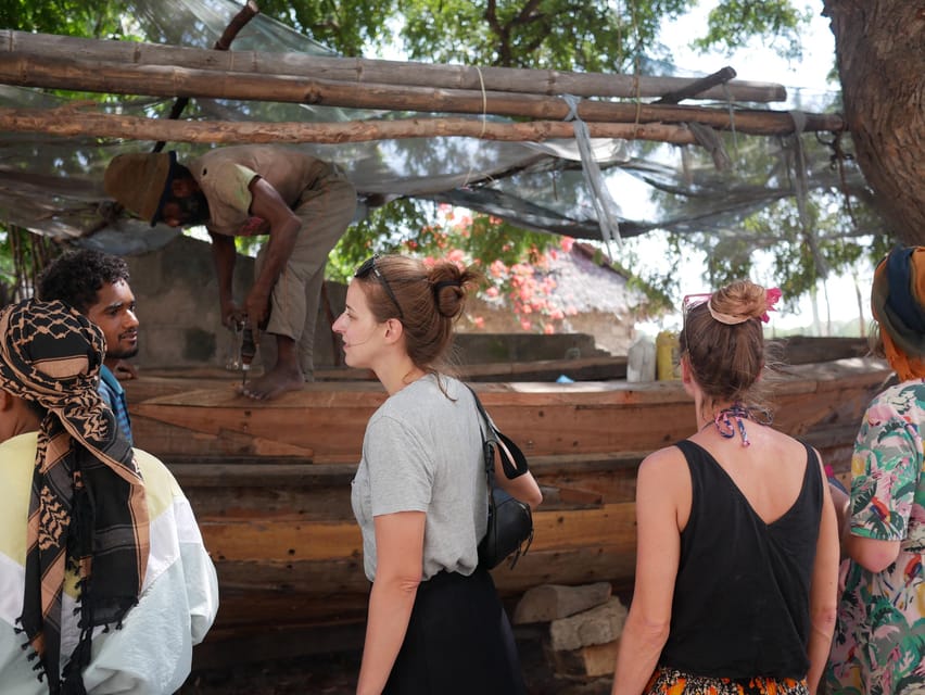 Private Dhow Cruise Lamu (Daytrip): Kipungani & Matondoni | GetYourGuide