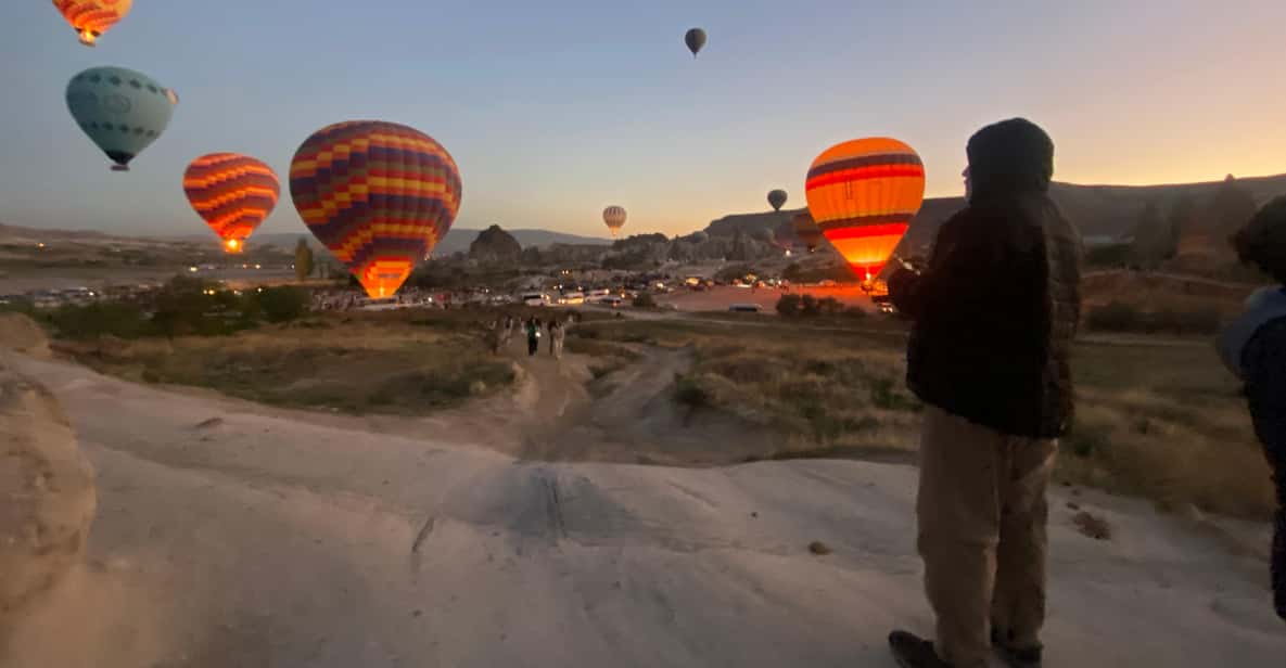 Observation de la Cappadoce en montgolfière et randonnée au lever du ...