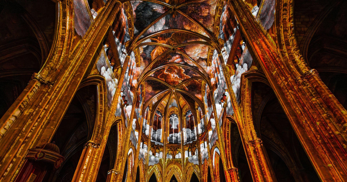 Kathedrale von Manchester: 360°-Sound- und Lichtshow LUMINISCENCE ...