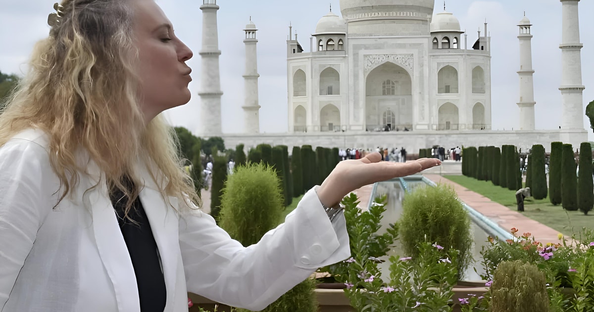 Från Agra - Hoppa över kön: Taj Mahal & Agra Fort Tour med bil ...