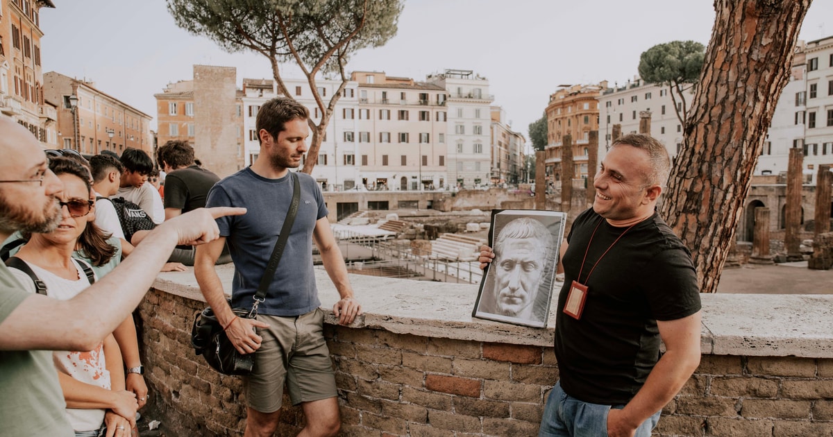 Rzym: Juliusz Cezar i nocne opowieści cesarzy | GetYourGuide