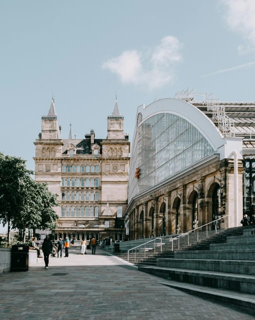 Liverpool: Evolución de un icono - Un juego de ciudad guiado por pistas ...