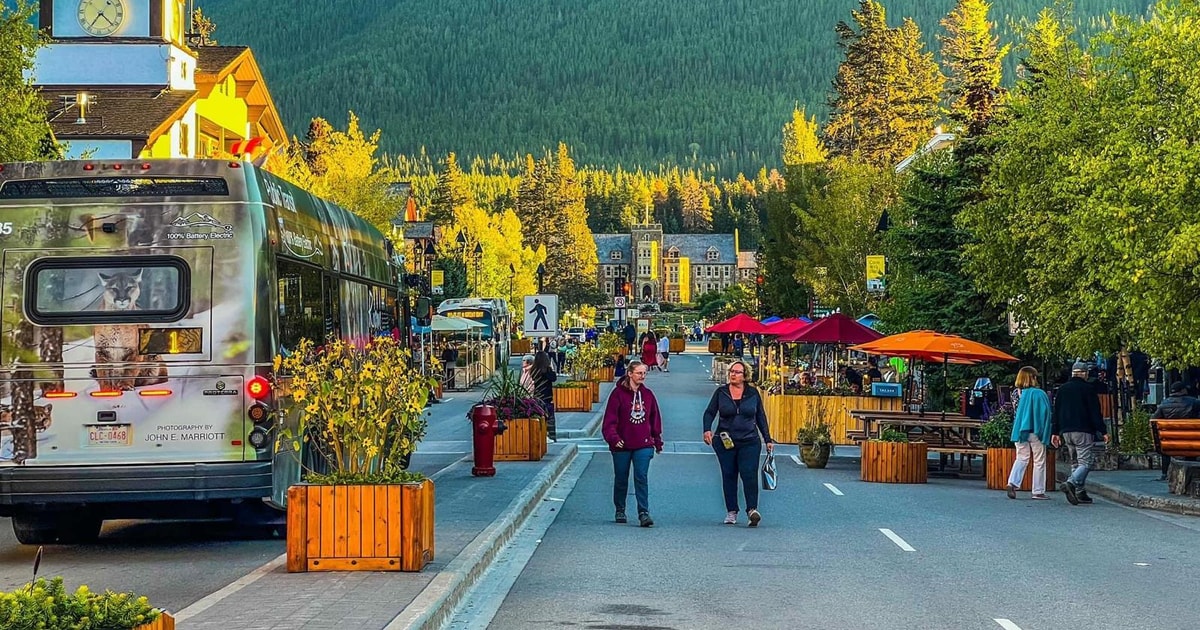 Canmore/Calgary/Banff: Banff Tour with Gondola & Hot Springs | GetYourGuide