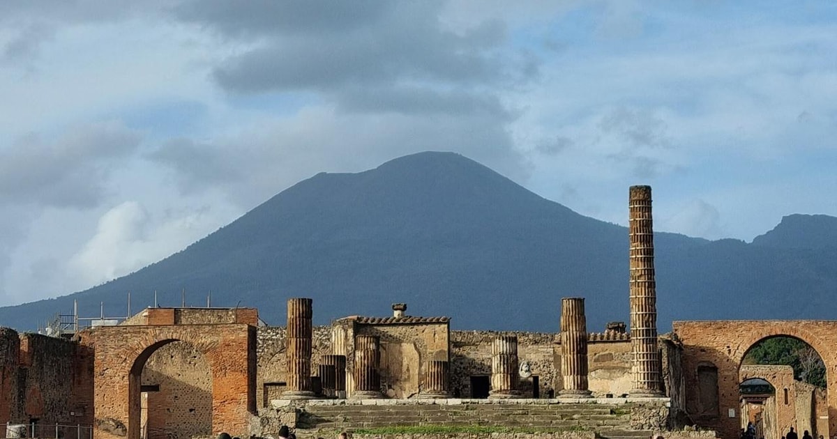 From Rome: Pompeii and Naples Day Trip by high-speed train | GetYourGuide
