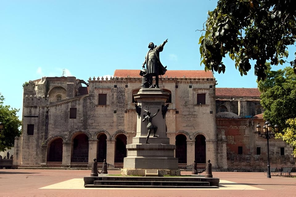 Increíble tour de la ciudad de Santo Domingo | GetYourGuide