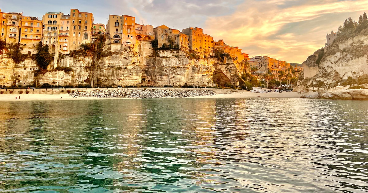 Tropea-CapoVaticano: Exklusive Bootstour Ulysses Route - 4h | GetYourGuide