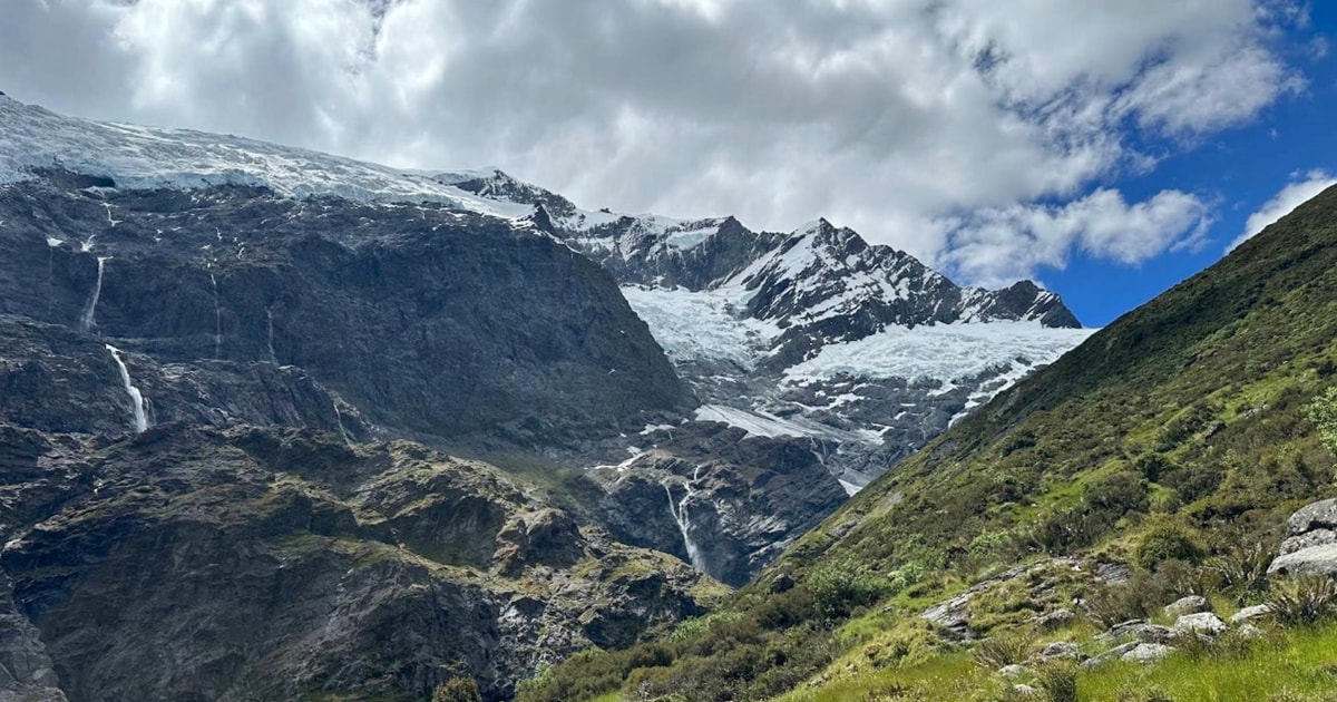 Wānaka: Rob Roy Glacier Guided Hike with Transfers | GetYourGuide
