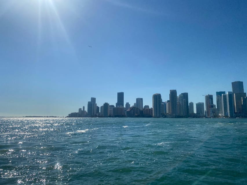 Miami: Explore Iconic Sights on a 90-Minute Cruise | GetYourGuide