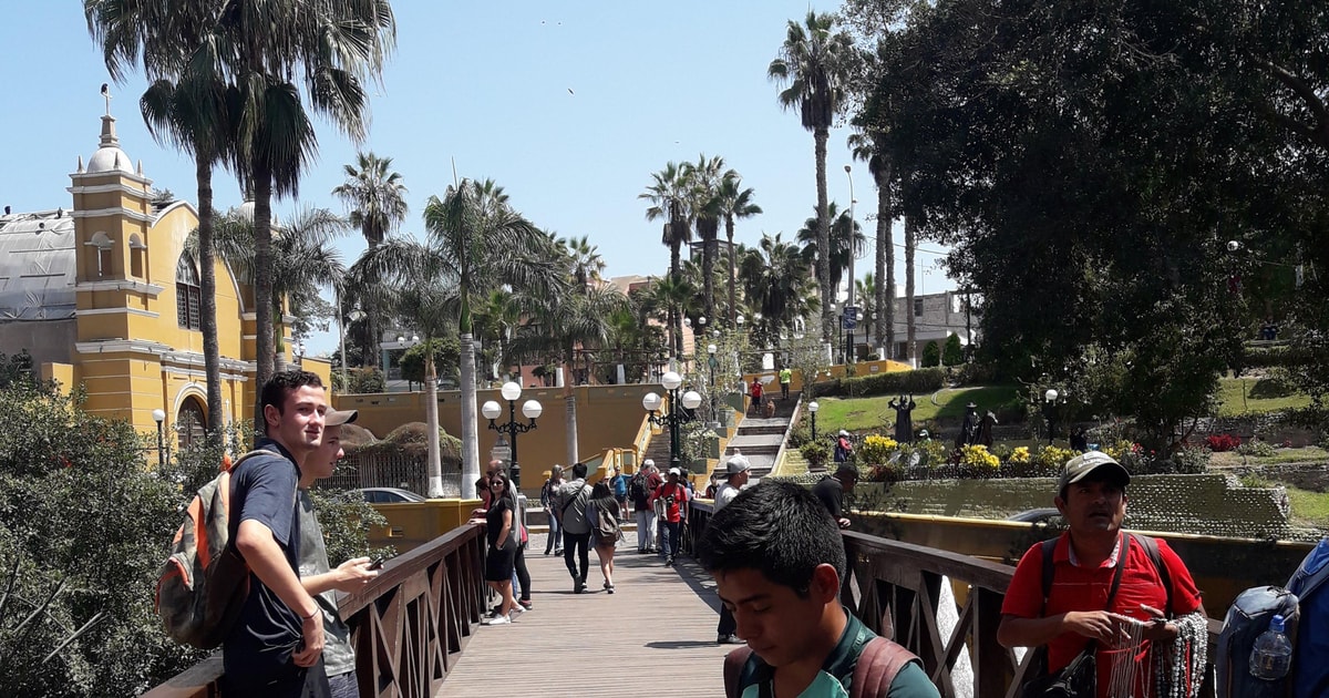 BARRANCO: WALKING TOUR AND COFFEE | GetYourGuide