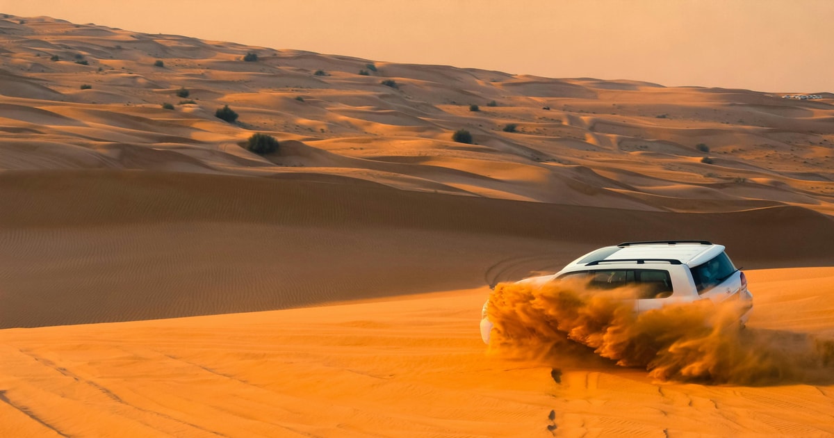 Doha: Woestijnsafari met dunebashing, kamelenrit & meer | GetYourGuide