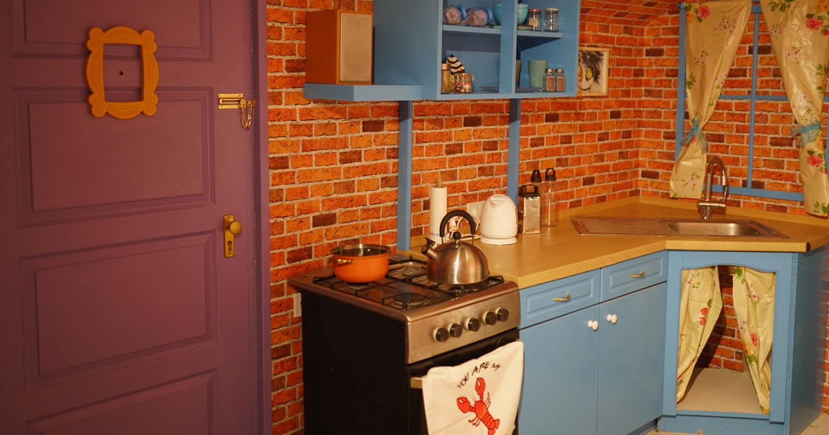 Budapest: Escape room de comedia de los 90 con bebidas | GetYourGuide