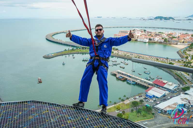 Ciudad de Panamá: POIN La Experiencia Edge | GetYourGuide