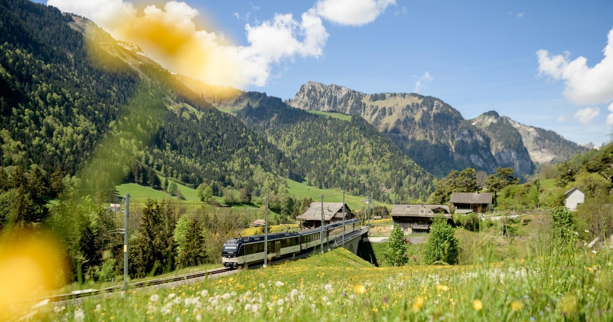 Montreux: 1-Way GoldenPass Belle-Epoque Train to/from Gstaad | GetYourGuide