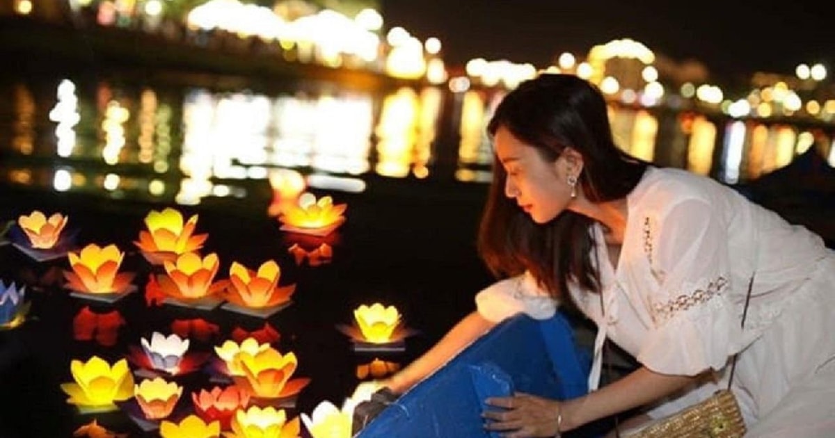 Floating Flower Lantern River Boat Ride at Hoi An Night | GetYourGuide