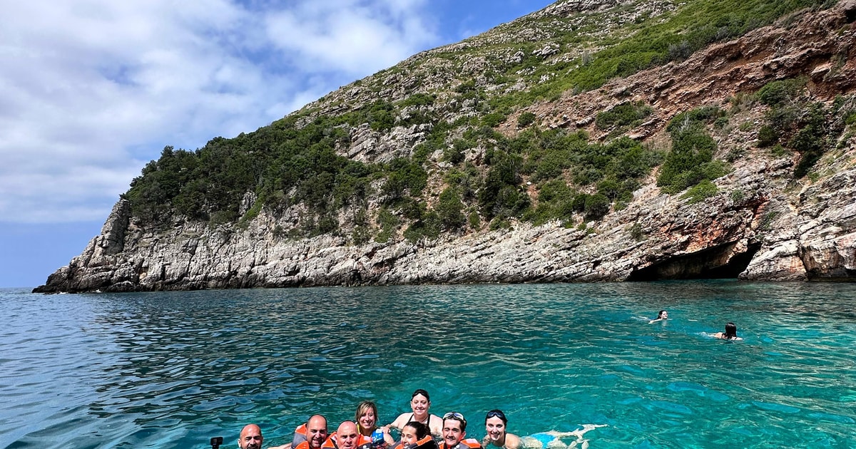 Vlore:Schnellboottour zum Sazan-Karaburun National Marine Park ...