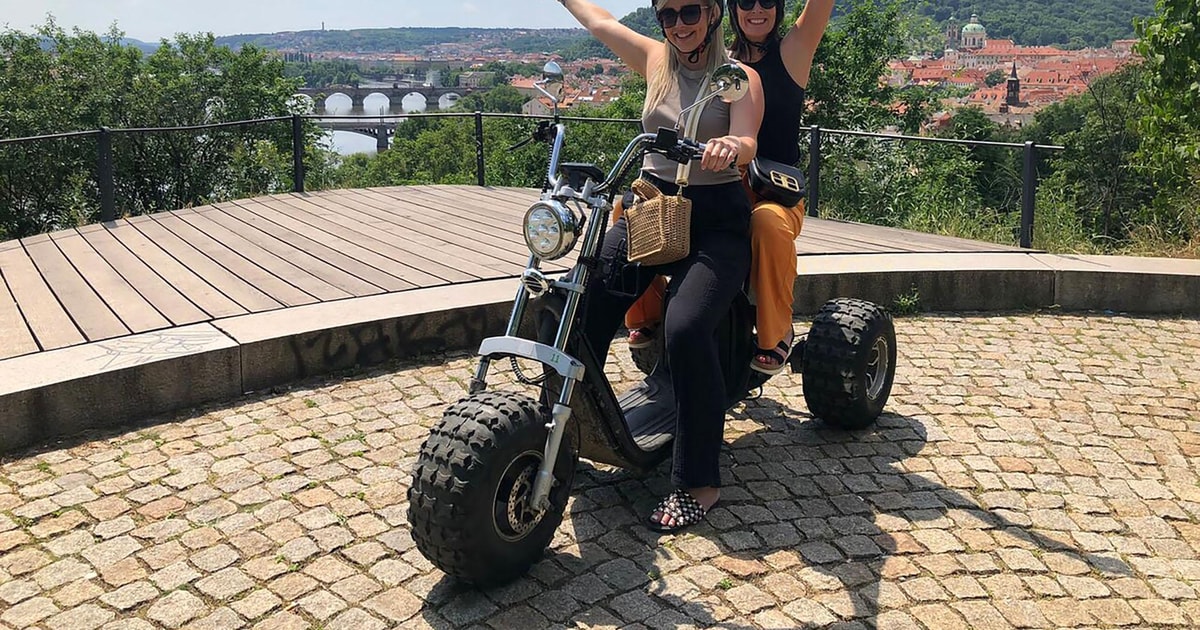 Praga: ️Panoramic Viewpoints ️ Tour guidato in trike elettrico ...