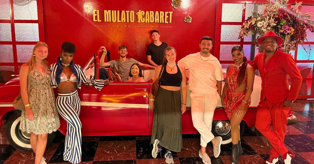Caleña salsa és tánc show az El Mulato Cabaretben | GetYourGuide