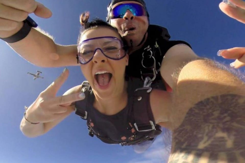 Radfeld: Thrilling Tandem Skydiving Adventure | GetYourGuide