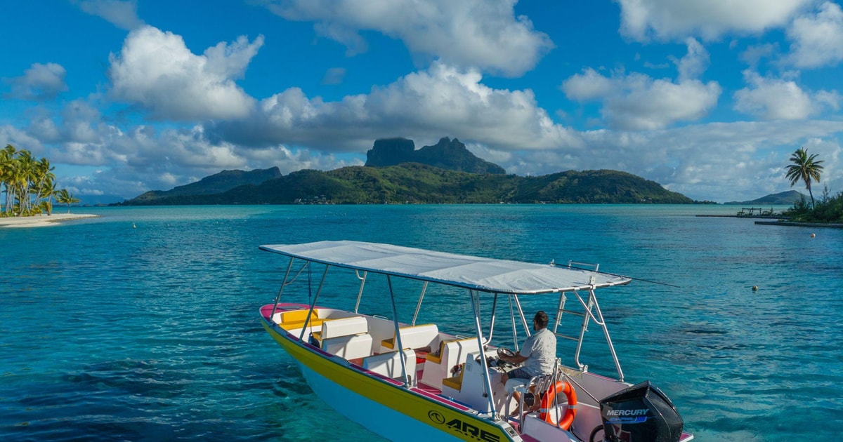Bora Bora: Bådtur med snorkling og historiske steder | GetYourGuide