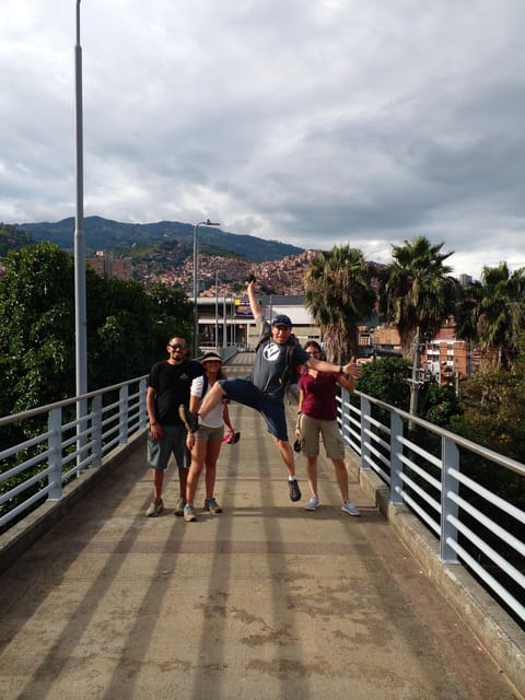 Medellin: Tour Pablo Escobar y Comuna 13 Privado | GetYourGuide