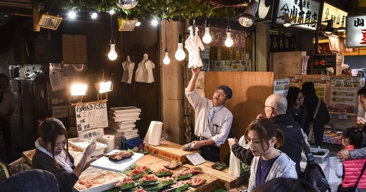 Tokyo: Tsukiji Fish Market Tour, TeamLab Planets & Subway | GetYourGuide