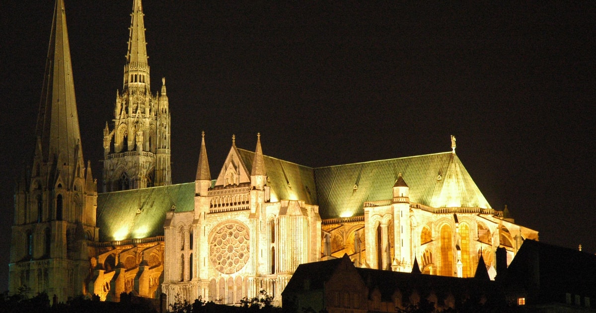 Visita privada de la ciudad de Chartres desde París | GetYourGuide