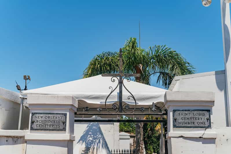 New Orleans: French Quarter, Voodoo & Cemetery History Tour | GetYourGuide