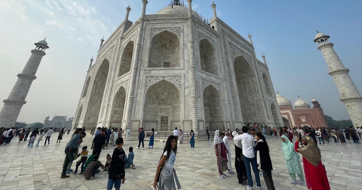 Taj Mahal Premium-dagtour met gids en lunch | GetYourGuide
