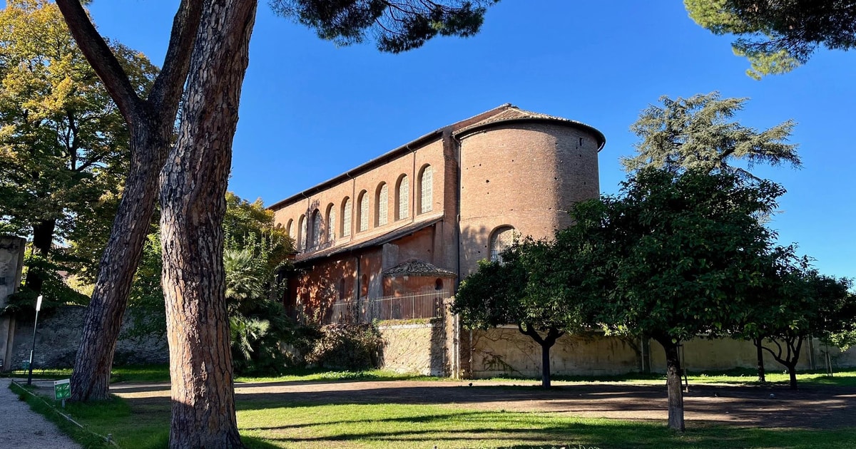 Roma: Visita a Santa Sabina y Santa Prisca en el Aventino | GetYourGuide