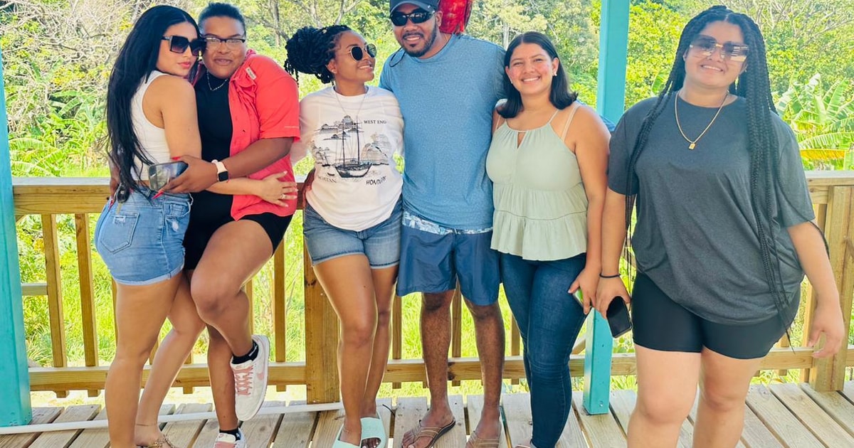 Roatan Blue & Green Excursion | GetYourGuide