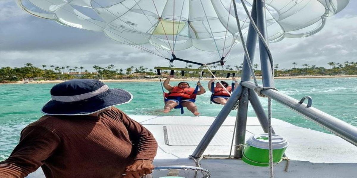 Parasailen in Punta Cana: Adrenaline in de lucht | GetYourGuide