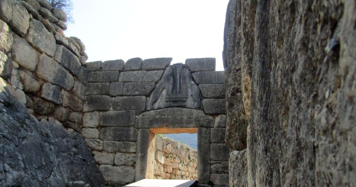Mycenae: Audioguide - Acropolis, Treasure of Atréus & Museum | GetYourGuide
