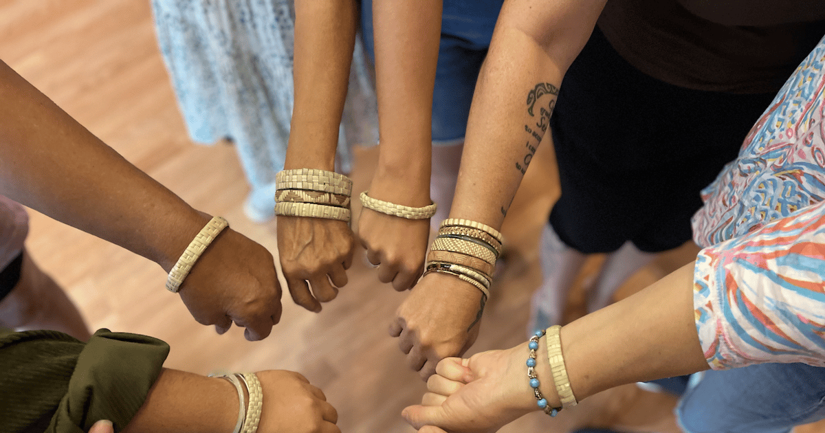 Maui: Lauhala Bracelet Weaving Craft Class | GetYourGuide