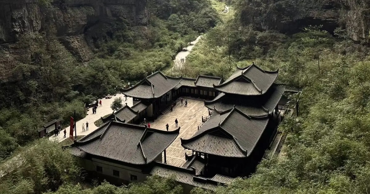 Chongqing: Wulong 3 Natural Bridges & Fairy Mountain Tour | GetYourGuide