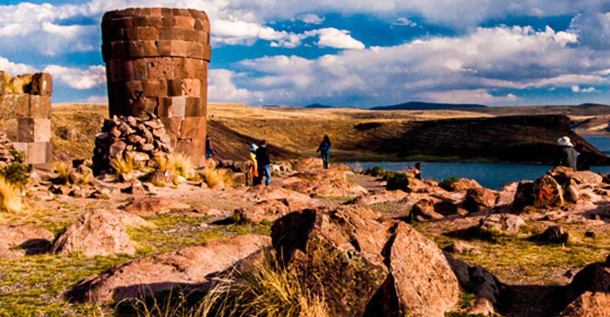 Excursion to the chullpas of Sillustani, Mysterious cemetery | Guided ...